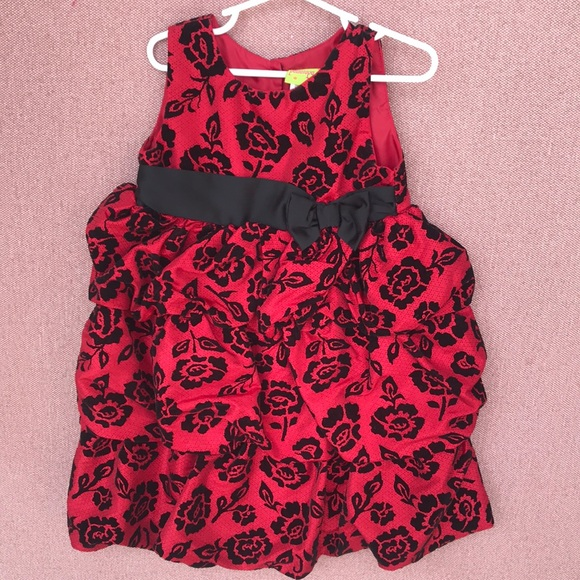 Penelope Mack | Dresses | Penelope Mack Red Black Velvet Roses Dress ...